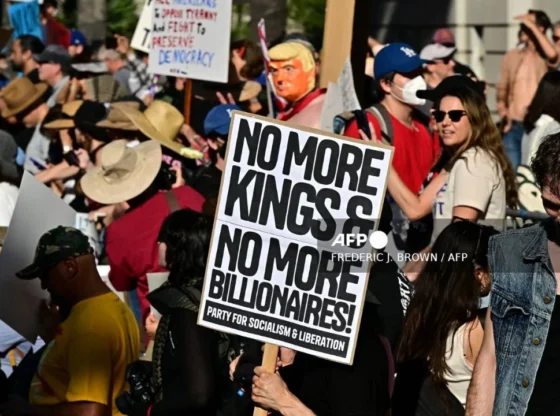 Thousands protest in the US against Trump's government under the slogan ...