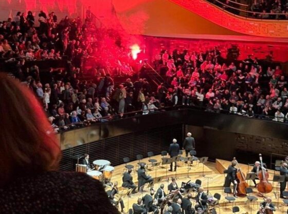Flares, attacks and cries of boycott against the Israel Philharmonic ...